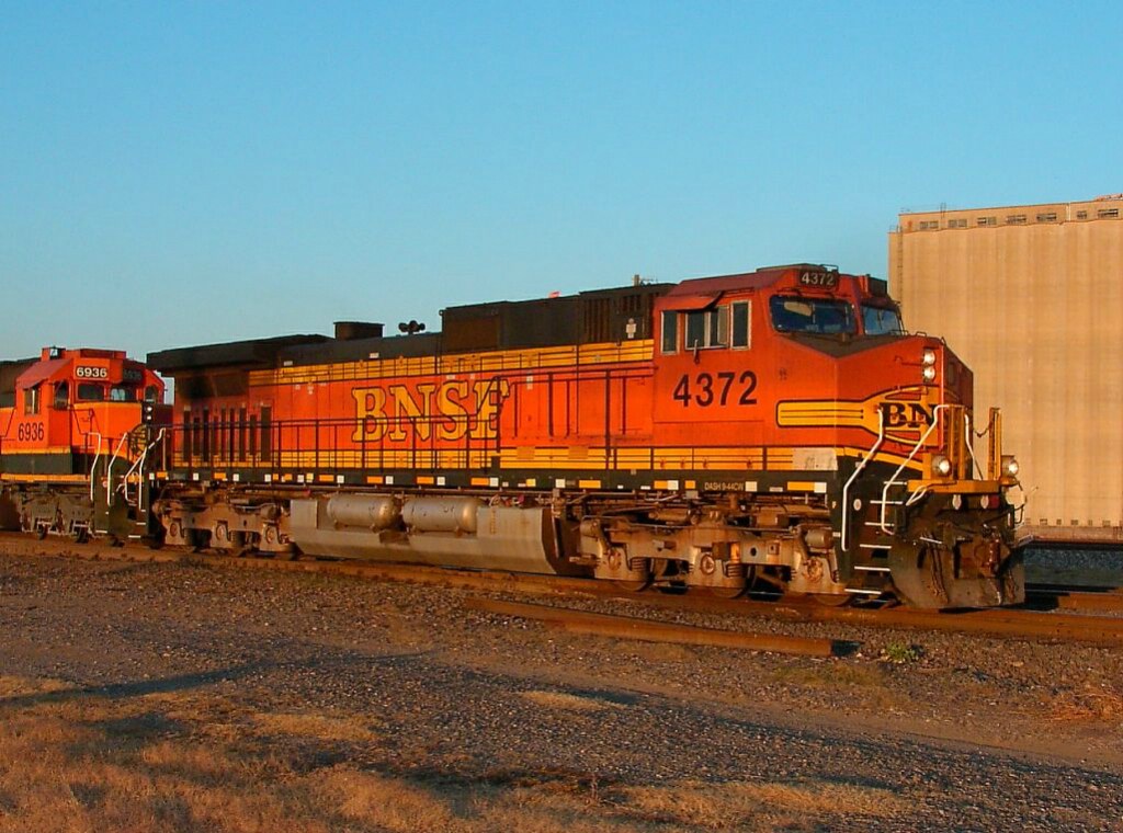 BNSF 4372